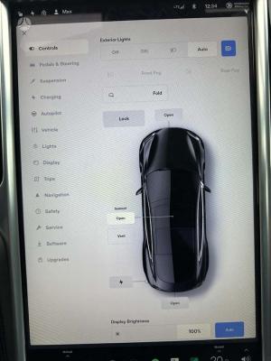 Черный Тесла Модель С 2016 в Вильнюс, объемом двигателя 0.00 л и пробегом 259 тыс. км за 16500 €, фото 11 на AUTOMOTO.COM.LV