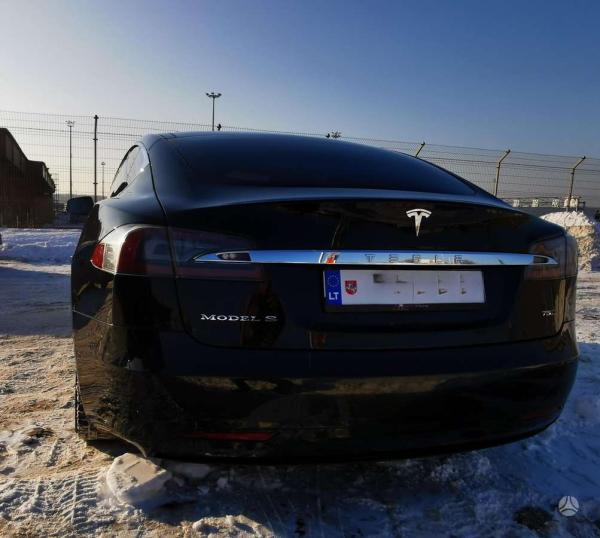 Melns Tesla Model S 2016 Kauņa, ar dzinēja tilpumu 0.00 L un nobraukumu 182 tūkst. km par 16849 €, foto 5 vietnē AUTOMOTO.COM.LV