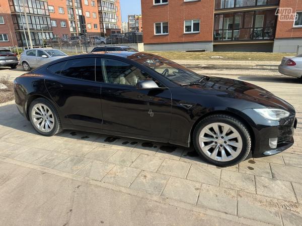 Black Tesla Model S 2016 in Vilnius, with an engine capacity of 0.00 L and mileage of 261 thousand km for 15399 €, photo 1 on AUTOMOTO.COM.LV