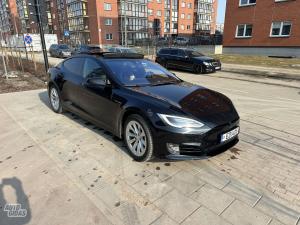 Black Tesla Model S 2016 in Vilnius, with an engine capacity of 0.00 L and mileage of 261 thousand km for 15399 €, photo 7 on AUTOMOTO.COM.LV