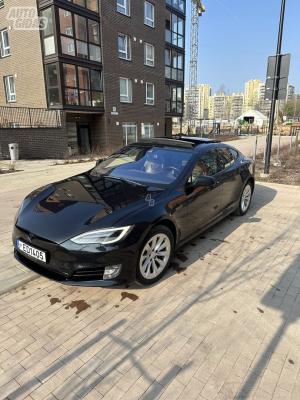 Black Tesla Model S 2016 in Vilnius, with an engine capacity of 0.00 L and mileage of 261 thousand km for 15399 €, photo 10 on AUTOMOTO.COM.LV