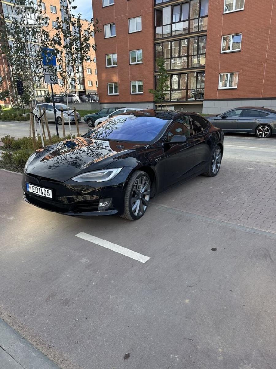 Black Tesla Model S 2016 in Vilnius, with an engine capacity of 0.00 L and mileage of 261 thousand km for 15399 €, photo 16 on AUTOMOTO.COM.LV