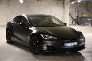 Melns Tesla Model S 2016 Mārupe, ar dzinēja tilpumu 7.00 L un nobraukumu 130 tūkst. km par 18450 €, foto  vietnē AUTOMOTO.COM.LV