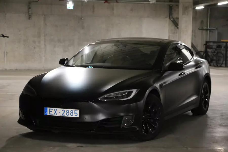Melns Tesla Model S 2016 Mārupe, ar dzinēja tilpumu 7.00 L un nobraukumu 130 tūkst. km par 18450 €, foto 3 vietnē AUTOMOTO.COM.LV