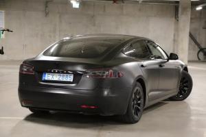 Melns Tesla Model S 2016 Mārupe, ar dzinēja tilpumu 7.00 L un nobraukumu 130 tūkst. km par 18450 €, foto 6 vietnē AUTOMOTO.COM.LV