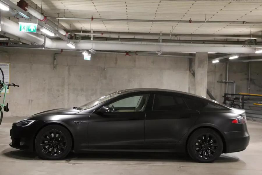 Melns Tesla Model S 2016 Mārupe, ar dzinēja tilpumu 7.00 L un nobraukumu 130 tūkst. km par 18450 €, foto 8 vietnē AUTOMOTO.COM.LV
