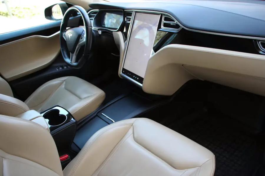 Melns Tesla Model S 2016 Mārupe, ar dzinēja tilpumu 7.00 L un nobraukumu 130 tūkst. km par 18450 €, foto 10 vietnē AUTOMOTO.COM.LV