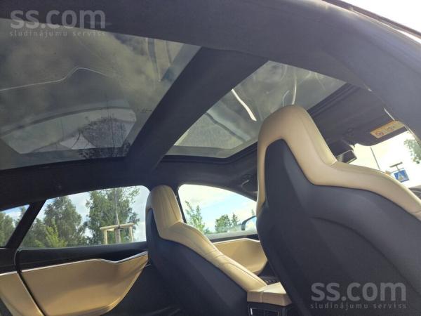 Black Tesla Model S 2016 in Jelgava, with an engine capacity of 0.00 L and mileage of 0 thousand km for 17800 €, photo 8 on AUTOMOTO.COM.LV