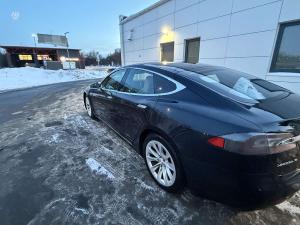 Melns Tesla Model S 2017 Kauņa, ar dzinēja tilpumu 0.00 L un nobraukumu 130 tūkst. km par 15999 €, foto 4 vietnē AUTOMOTO.COM.LV