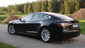Black Tesla Model S 2017 in Riga, with an engine capacity of 0.00 L and mileage of 147 thousand km for 17200 €, photo 3 on AUTOMOTO.COM.LV