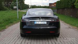 Black Tesla Model S 2017 in Riga, with an engine capacity of 0.00 L and mileage of 147 thousand km for 17200 €, photo 6 on AUTOMOTO.COM.LV