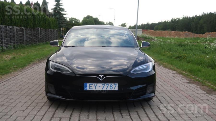 Black Tesla Model S 2017 in Riga, with an engine capacity of 0.00 L and mileage of 147 thousand km for 17200 €, photo 7 on AUTOMOTO.COM.LV