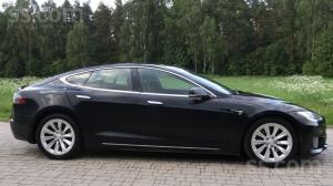 Black Tesla Model S 2017 in Riga, with an engine capacity of 0.00 L and mileage of 147 thousand km for 17200 €, photo 8 on AUTOMOTO.COM.LV