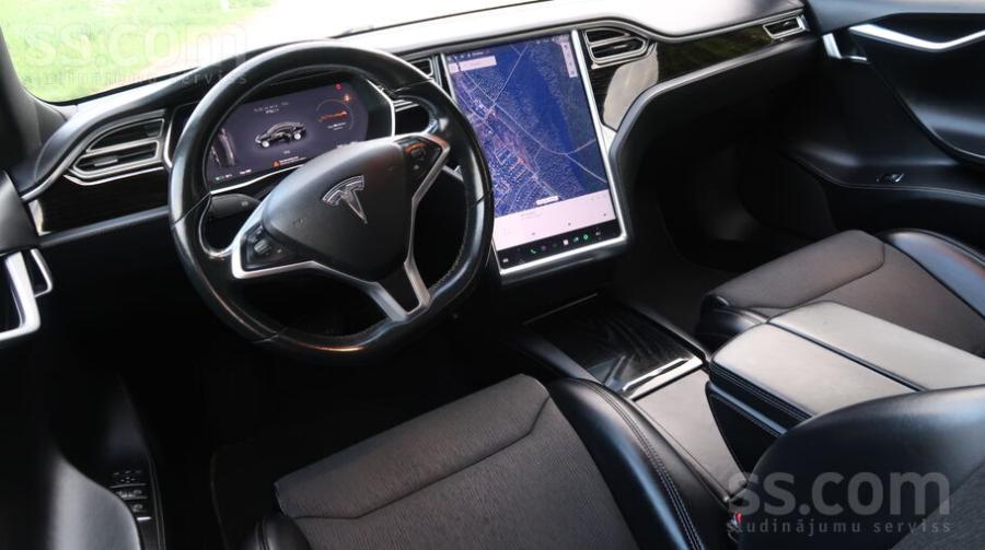 Black Tesla Model S 2017 in Riga, with an engine capacity of 0.00 L and mileage of 147 thousand km for 17200 €, photo 11 on AUTOMOTO.COM.LV