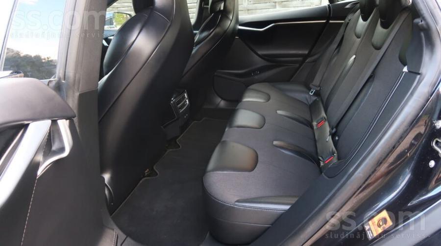 Black Tesla Model S 2017 in Riga, with an engine capacity of 0.00 L and mileage of 147 thousand km for 17200 €, photo 15 on AUTOMOTO.COM.LV