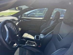 Black Tesla Model S 2017 in Kaunas, with an engine capacity of 0.00 L and mileage of 265 thousand km for 18500 €, photo 8 on AUTOMOTO.COM.LV