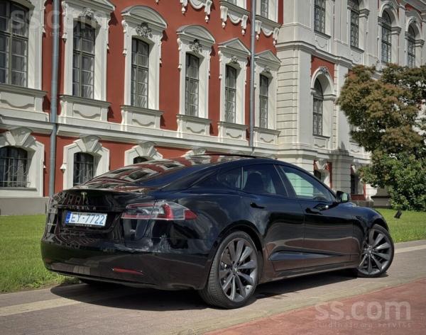 Melns Tesla Model S 2017 Jelgava, ar dzinēja tilpumu 0.00 L un nobraukumu 0 tūkst. km par 21750 €, foto 3 vietnē AUTOMOTO.COM.LV