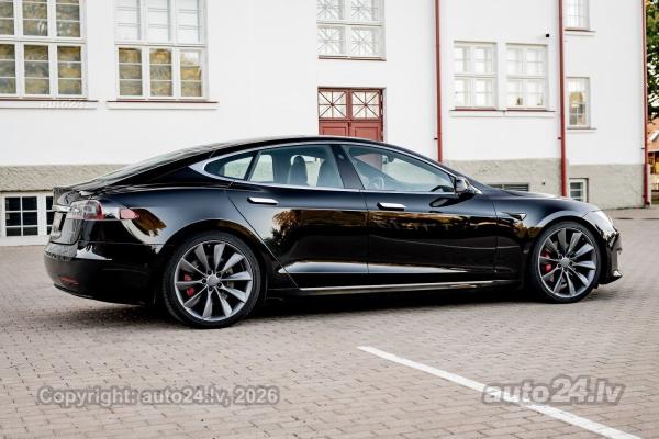 Melns Tesla Model S 2017 Pērnava, ar dzinēja tilpumu 0.00 L un nobraukumu 212 tūkst. km par 19990 €, foto 7 vietnē AUTOMOTO.COM.LV