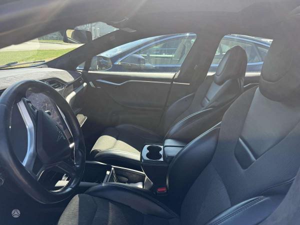 Melns Tesla Model S 2017 Kauņa, ar dzinēja tilpumu 0.00 L un nobraukumu 265 tūkst. km par 18100 €, foto 7 vietnē AUTOMOTO.COM.LV