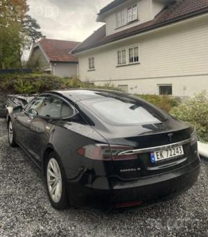 Black Tesla Model S 2018 in Riga, with an engine capacity of 0.00 L and mileage of 135 thousand km for 17500 €, photo 2 on AUTOMOTO.COM.LV