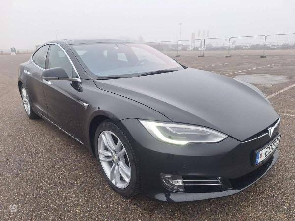 Melns Tesla Model S 2018 Marijampole, ar dzinēja tilpumu 0.00 L un nobraukumu 141 tūkst. km par 22869 €, foto 3 vietnē AUTOMOTO.COM.LV