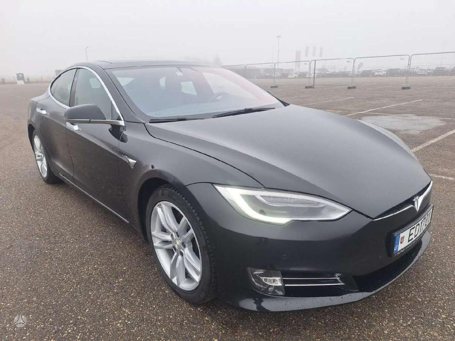 Melns Tesla Model S 2018 Marijampole, ar dzinēja tilpumu 0.00 L un nobraukumu 141 tūkst. km par 22869 €, foto 3 vietnē AUTOMOTO.COM.LV