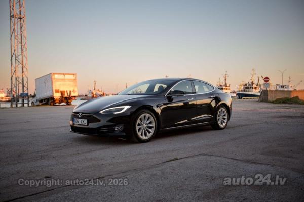 Black Tesla Model S 2018 in Tallinn, with an engine capacity of 0.00 L and mileage of 215 thousand km for 21000 €, photo 3 on AUTOMOTO.COM.LV