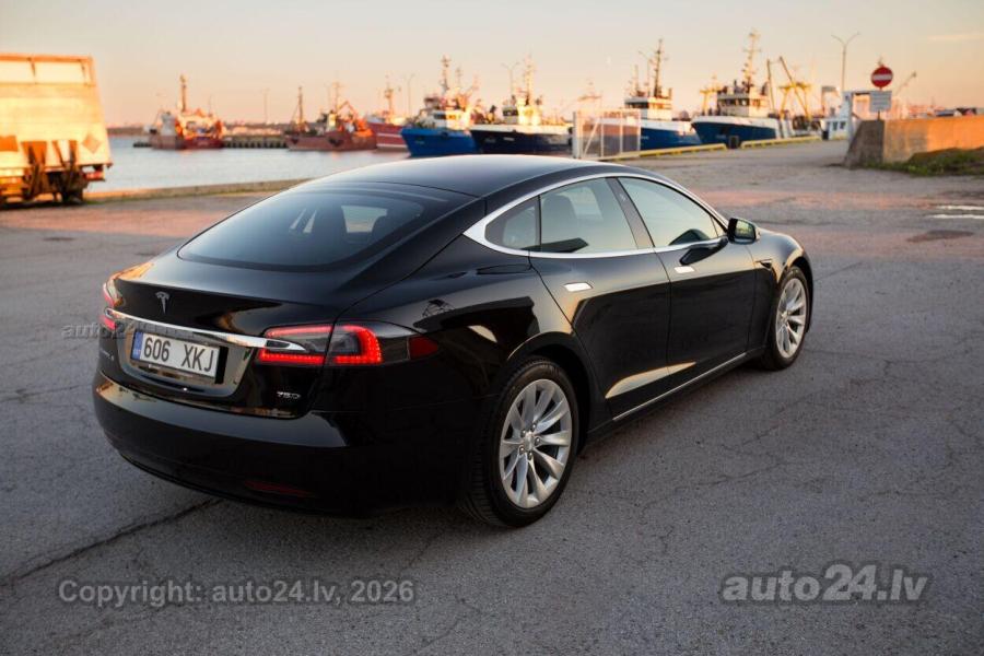 Melns Tesla Model S 2018 Tallina, ar dzinēja tilpumu 0.00 L un nobraukumu 215 tūkst. km par 21000 €, foto 5 vietnē AUTOMOTO.COM.LV