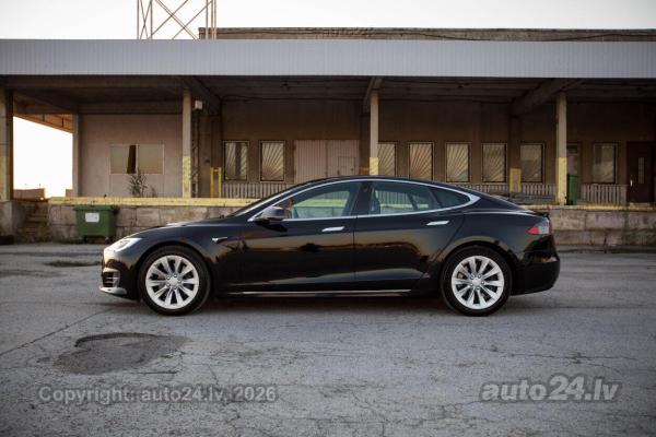 Black Tesla Model S 2018 in Tallinn, with an engine capacity of 0.00 L and mileage of 215 thousand km for 21000 €, photo 6 on AUTOMOTO.COM.LV