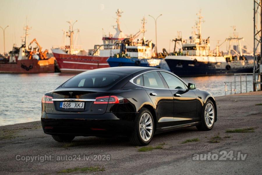 Melns Tesla Model S 2018 Tallina, ar dzinēja tilpumu 0.00 L un nobraukumu 215 tūkst. km par 21000 €, foto 7 vietnē AUTOMOTO.COM.LV