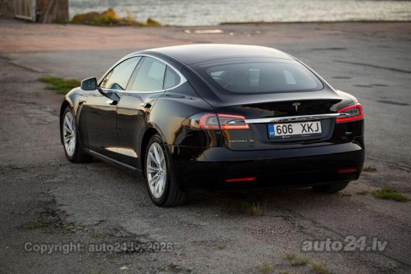 Black Tesla Model S 2018 in Tallinn, with an engine capacity of 0.00 L and mileage of 215 thousand km for 21000 €, photo 8 on AUTOMOTO.COM.LV