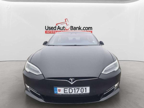 Melns Tesla Model S 2018 Viļņa, ar dzinēja tilpumu 0.00 L un nobraukumu 141 tūkst. km par 21768 €, foto 2 vietnē AUTOMOTO.COM.LV