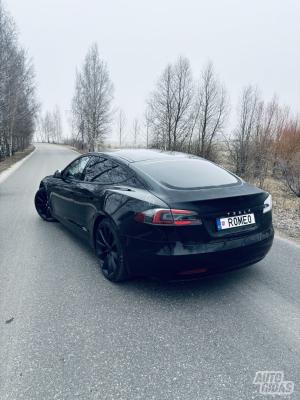 Black Tesla Model S 2018 in Panevezys, with an engine capacity of 0.00 L and mileage of 169 thousand km for 22500 €, photo 5 on AUTOMOTO.COM.LV
