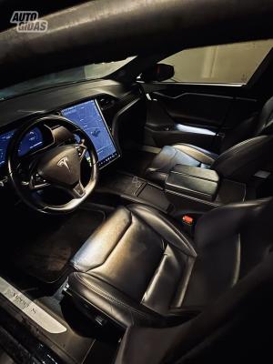 Black Tesla Model S 2018 in Panevezys, with an engine capacity of 0.00 L and mileage of 169 thousand km for 22500 €, photo 9 on AUTOMOTO.COM.LV