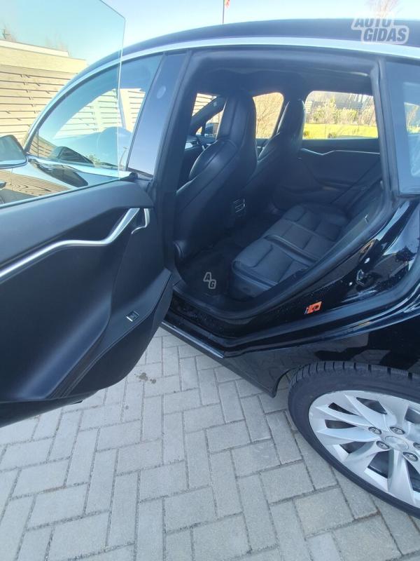 Black Tesla Model S 2018 in Vilnius, with an engine capacity of 0.00 L and mileage of 200 thousand km for 19500 €, photo 8 on AUTOMOTO.COM.LV