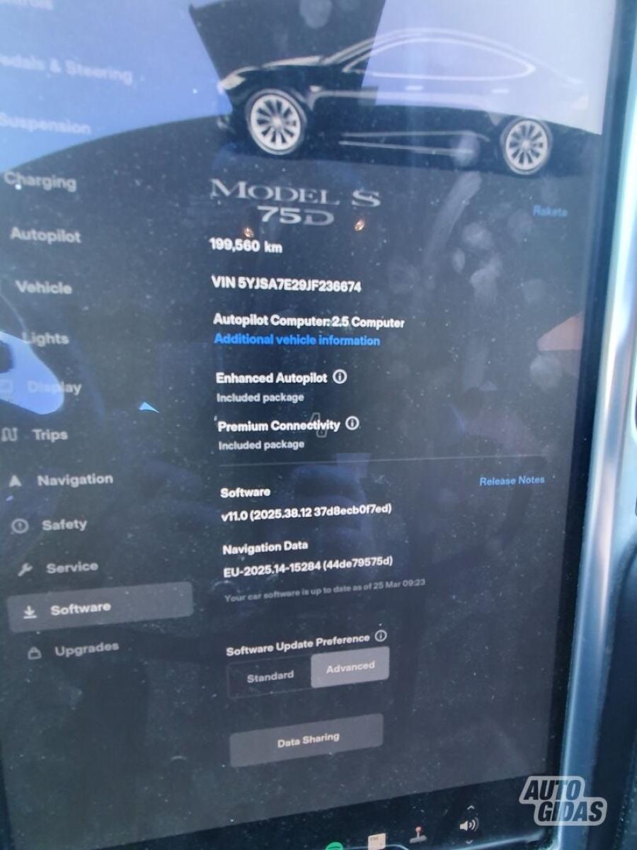 Black Tesla Model S 2018 in Vilnius, with an engine capacity of 0.00 L and mileage of 200 thousand km for 19500 €, photo 11 on AUTOMOTO.COM.LV