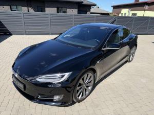 Black Tesla Model S 2018 in Telschi, with an engine capacity of 0.00 L and mileage of 186 thousand km for 23500 €, photo 12 on AUTOMOTO.COM.LV
