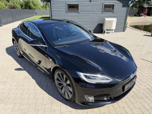 Black Tesla Model S 2018 in Telschi, with an engine capacity of 0.00 L and mileage of 186 thousand km for 23500 €, photo 13 on AUTOMOTO.COM.LV