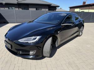 Black Tesla Model S 2018 in Telschi, with an engine capacity of 0.00 L and mileage of 186 thousand km for 23500 €, photo 23 on AUTOMOTO.COM.LV