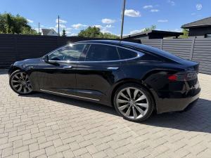 Black Tesla Model S 2018 in Telschi, with an engine capacity of 0.00 L and mileage of 186 thousand km for 23500 €, photo 25 on AUTOMOTO.COM.LV