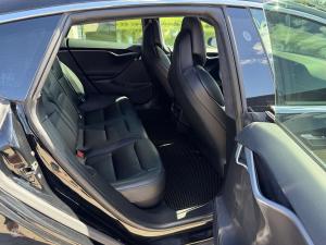 Black Tesla Model S 2018 in Telschi, with an engine capacity of 0.00 L and mileage of 186 thousand km for 23500 €, photo 32 on AUTOMOTO.COM.LV