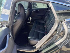 Black Tesla Model S 2018 in Telschi, with an engine capacity of 0.00 L and mileage of 186 thousand km for 23500 €, photo 34 on AUTOMOTO.COM.LV
