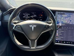 Black Tesla Model S 2018 in Telschi, with an engine capacity of 0.00 L and mileage of 186 thousand km for 23500 €, photo 38 on AUTOMOTO.COM.LV