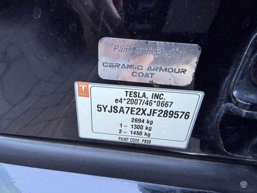 Black Tesla Model S 2018 in Telschi, with an engine capacity of 0.00 L and mileage of 186 thousand km for 23500 €, photo 41 on AUTOMOTO.COM.LV
