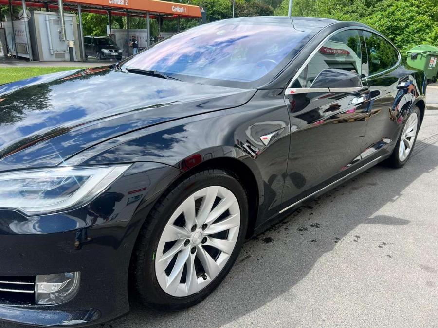 Melns Tesla Model S 2018 Kauņa, ar dzinēja tilpumu 0.00 L un nobraukumu 186 tūkst. km par 16300 €, foto 8 vietnē AUTOMOTO.COM.LV