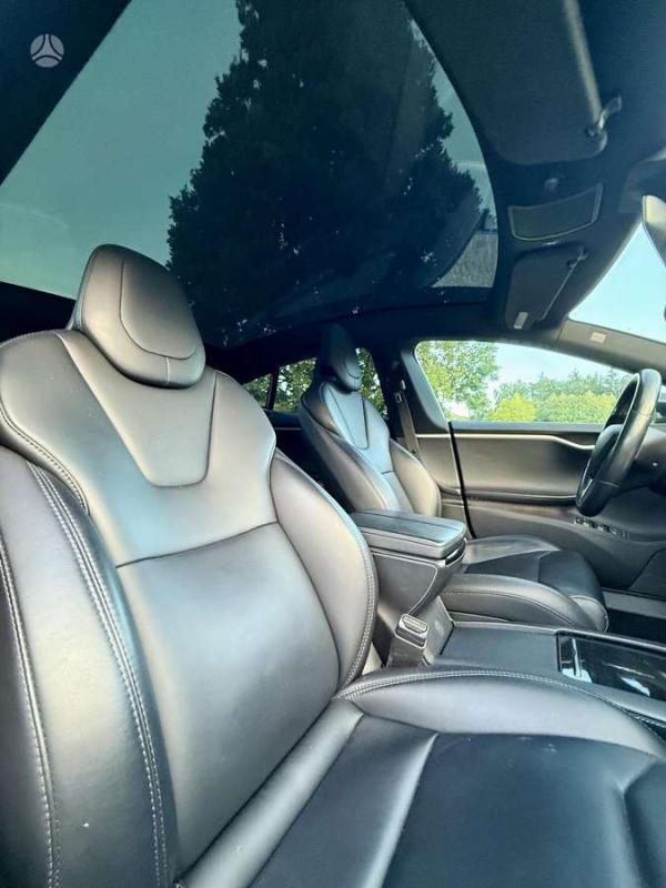 Black Tesla Model S 2018 in Kaunas, with an engine capacity of 0.00 L and mileage of 111 thousand km for 20900 €, photo 10 on AUTOMOTO.COM.LV