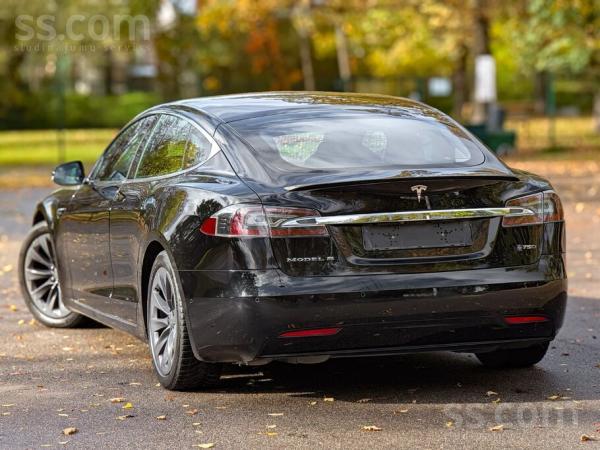 Melns Tesla Model S 2018 Jūrmala, ar dzinēja tilpumu 0.00 L un nobraukumu 0 tūkst. km par 16750 €, foto 8 vietnē AUTOMOTO.COM.LV