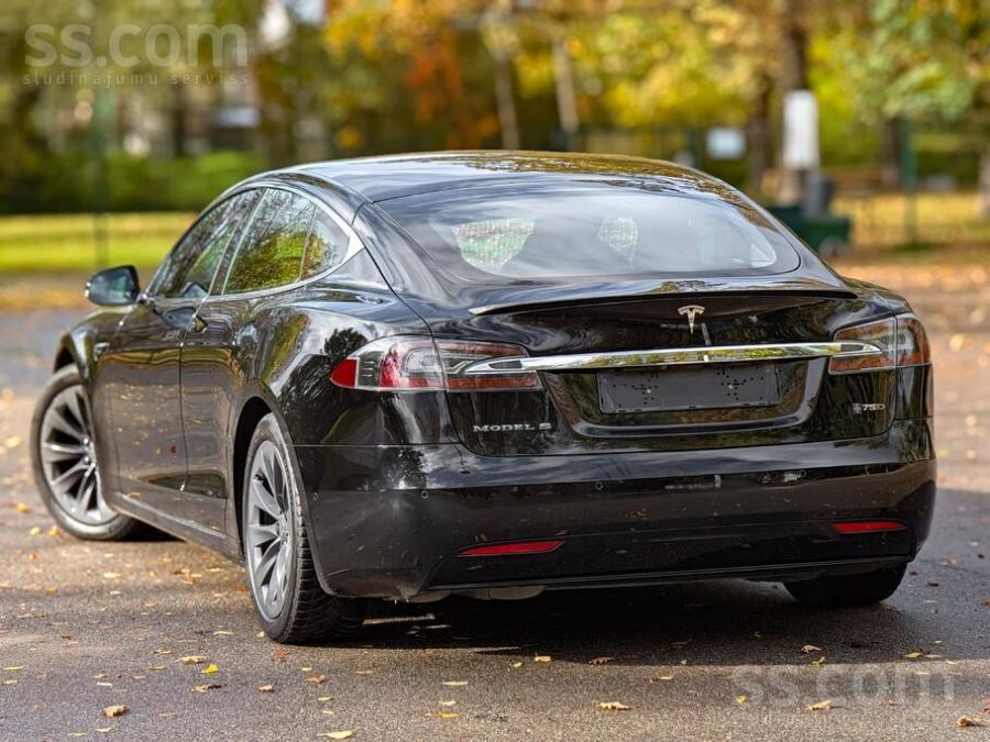 Melns Tesla Model S 2018 Jūrmala, ar dzinēja tilpumu 0.00 L un nobraukumu 0 tūkst. km par 16750 €, foto 8 vietnē AUTOMOTO.COM.LV