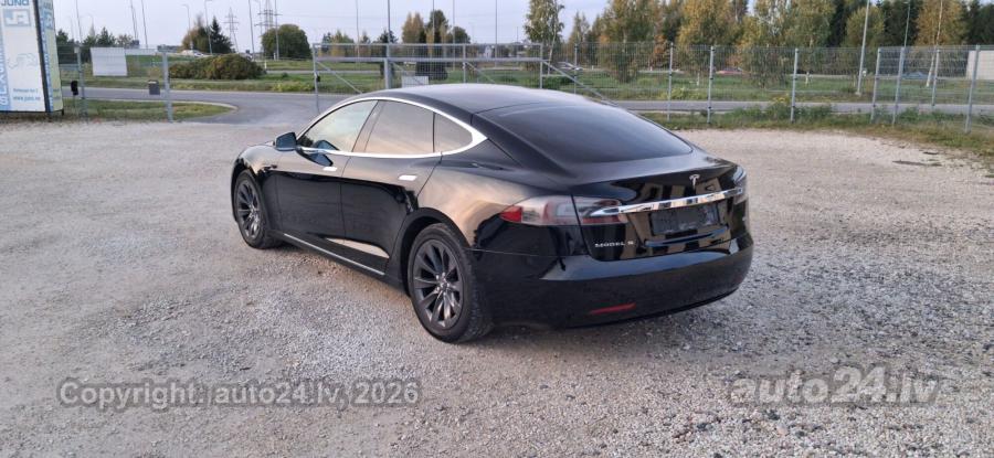 Melns Tesla Model S 2018 Tartu, ar dzinēja tilpumu 0.00 L un nobraukumu 122 tūkst. km par 23390 €, foto 4 vietnē AUTOMOTO.COM.LV