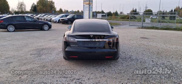 Black Tesla Model S 2018 in Tartu, with an engine capacity of 0.00 L and mileage of 122 thousand km for 23390 €, photo 5 on AUTOMOTO.COM.LV